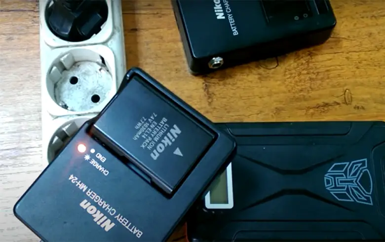 Can You Charge Nikon D3500 With USB? - FotoProfy