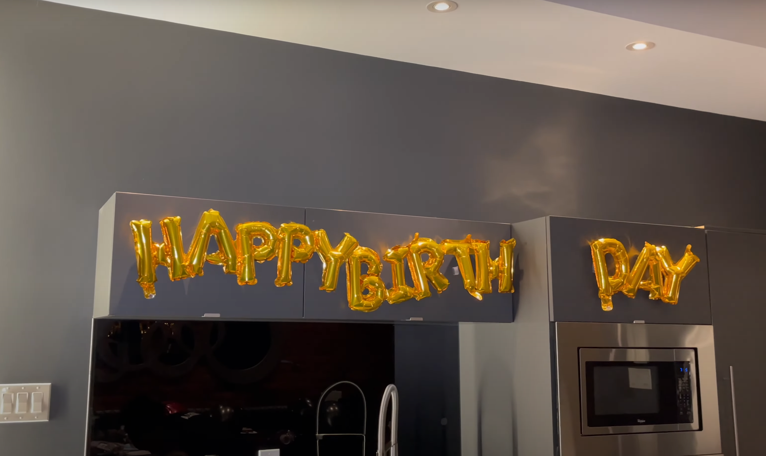 23rd Birthday Photoshoot Ideas - FotoProfy