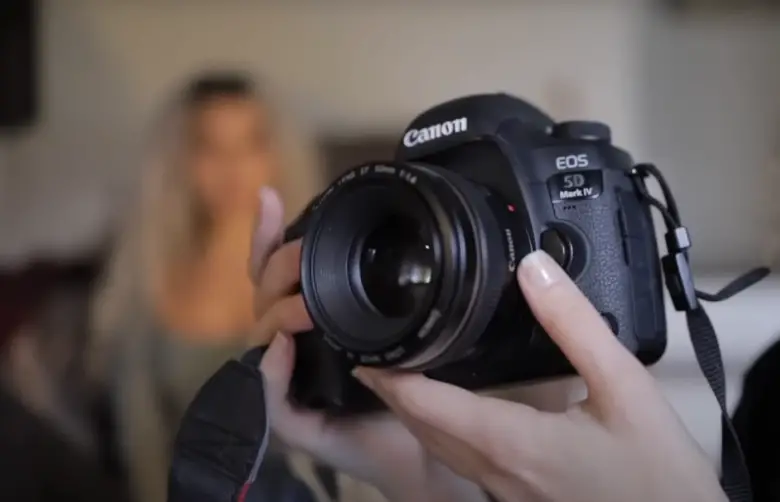 Indoor Photoshoot Ideas - FotoProfy