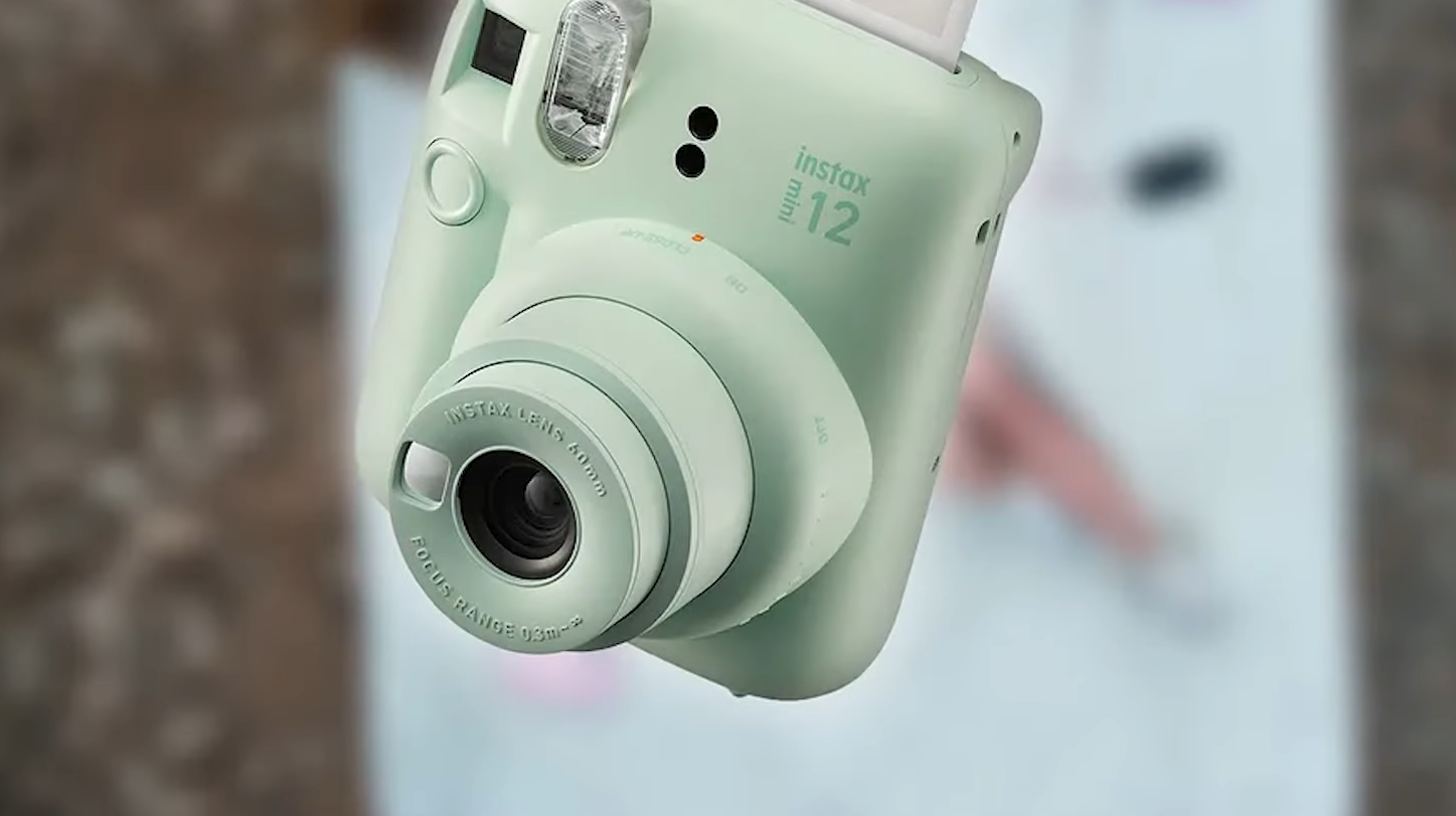 Polaroid Selfie Ideas - FotoProfy