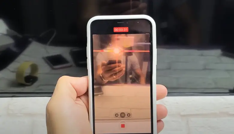 How to Take Pictures With Flash on iPhone? - FotoProfy