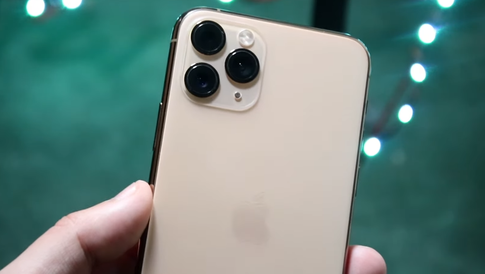 Why Is My Selfie Camera Blurry? - FotoProfy