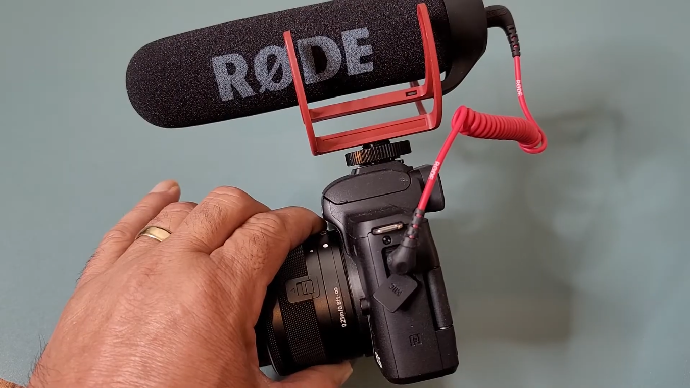 Does Canon M50 Have Mic Input? - FotoProfy