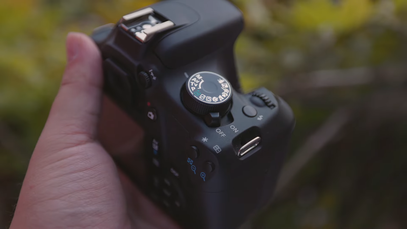 Does the Canon EOS Rebel T5 Have a Mic Input? - FotoProfy