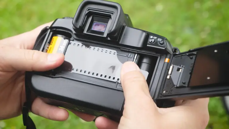 How Does Film Camera Work? - FotoProfy