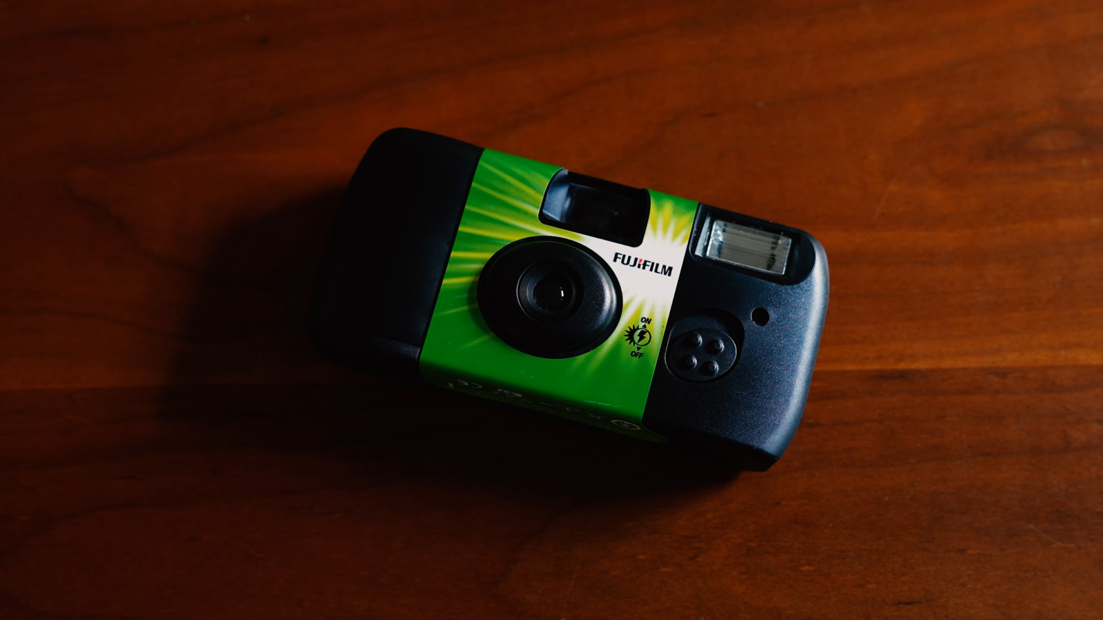 How Many Pictures Does a Disposable Camera Take? - FotoProfy