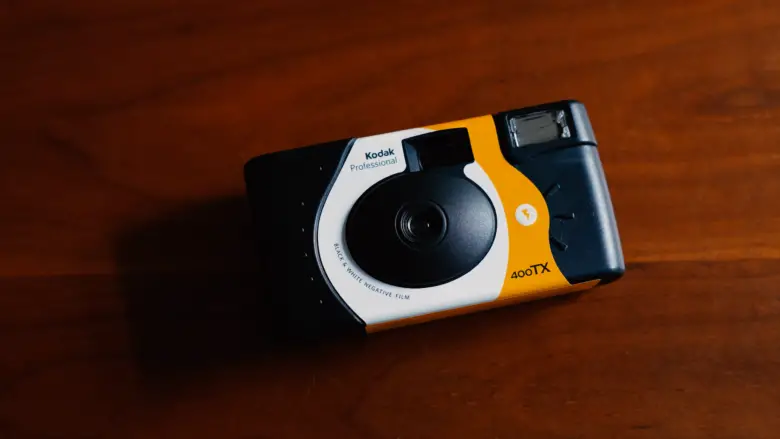 How Many Pictures Does a Disposable Camera Take? - FotoProfy