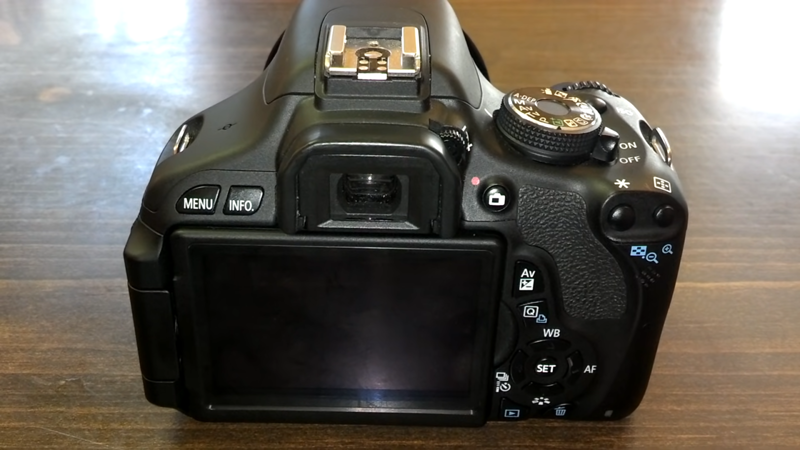 How to Turn On Flash on Canon Camera? - FotoProfy