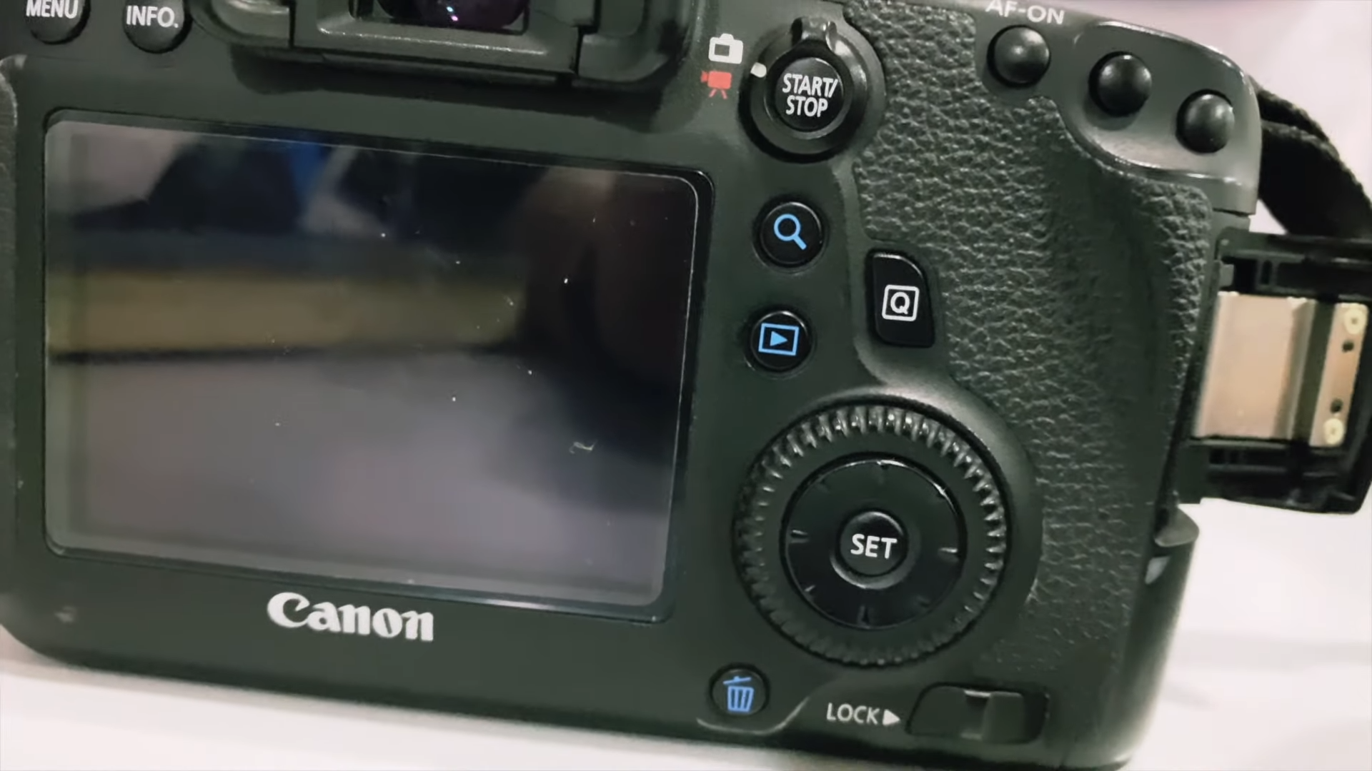 How to Unlock a Memory Card in a Canon Camera? - FotoProfy