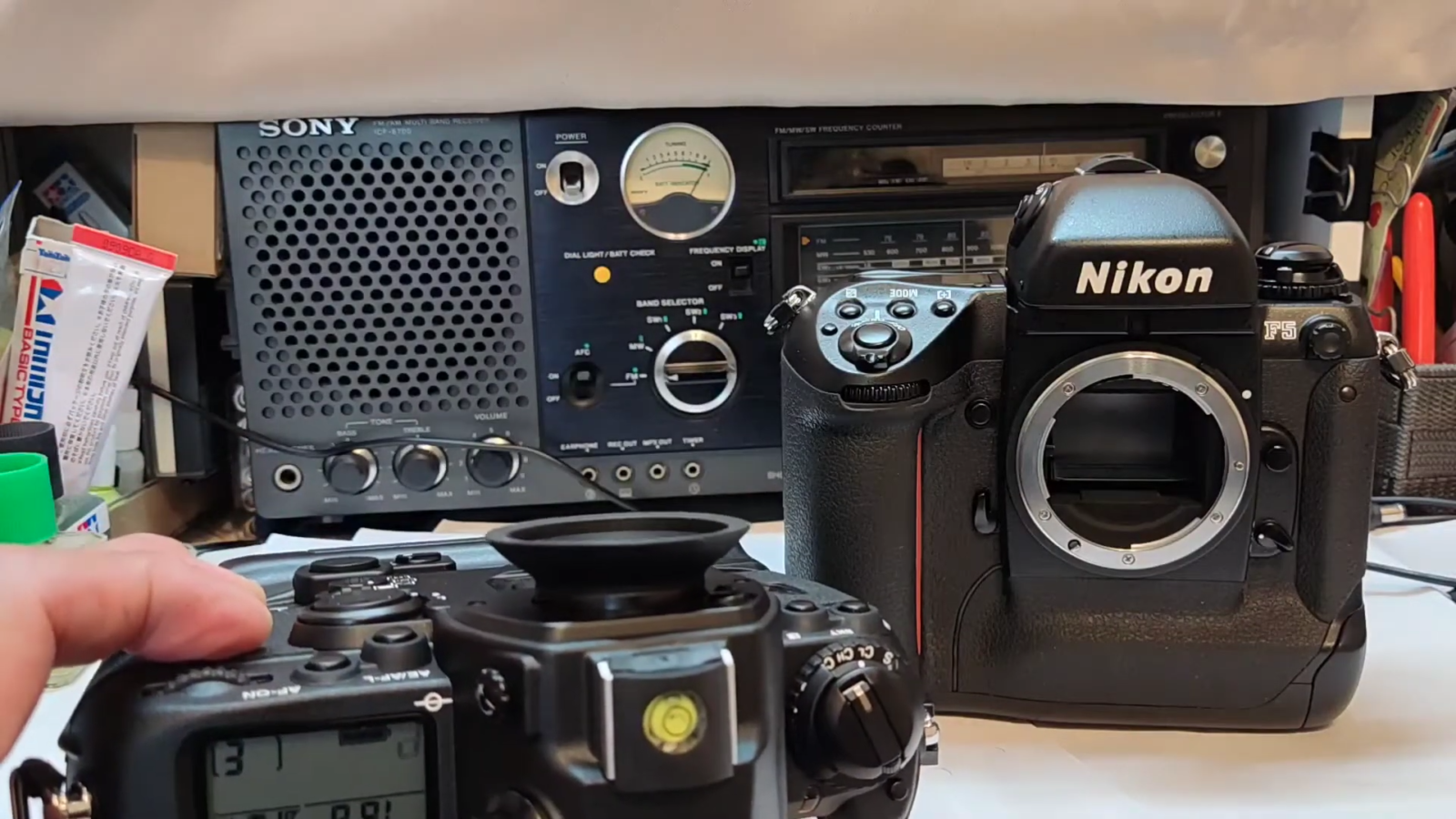 Nikon F6 vs. F5: Which is Better? - FotoProfy