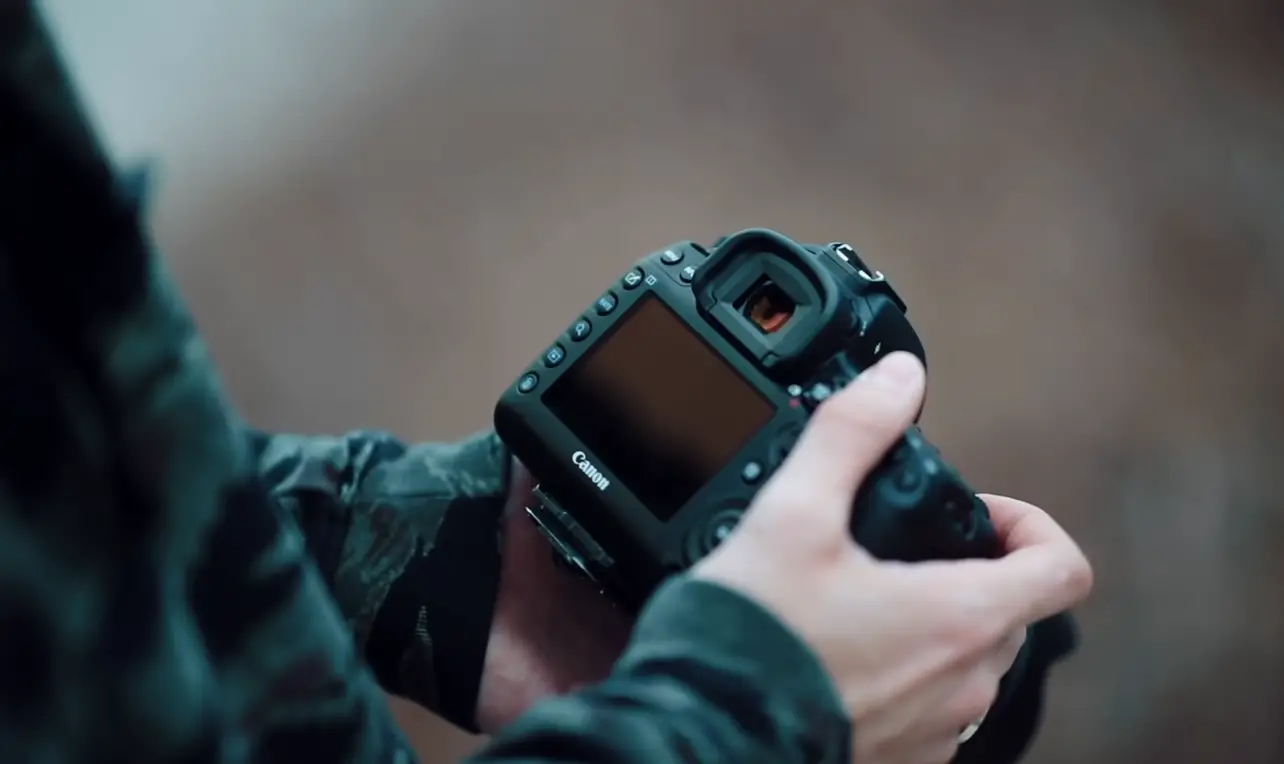 What Camera Does Peter McKinnon Use? - FotoProfy